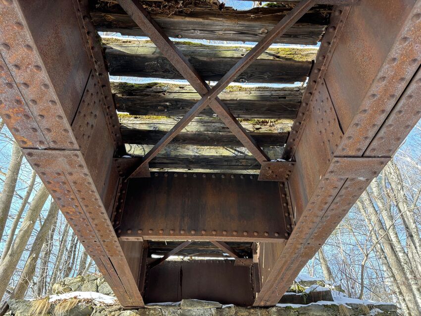 Under the bridge: The GreatRails North American Railroad Photo Archive